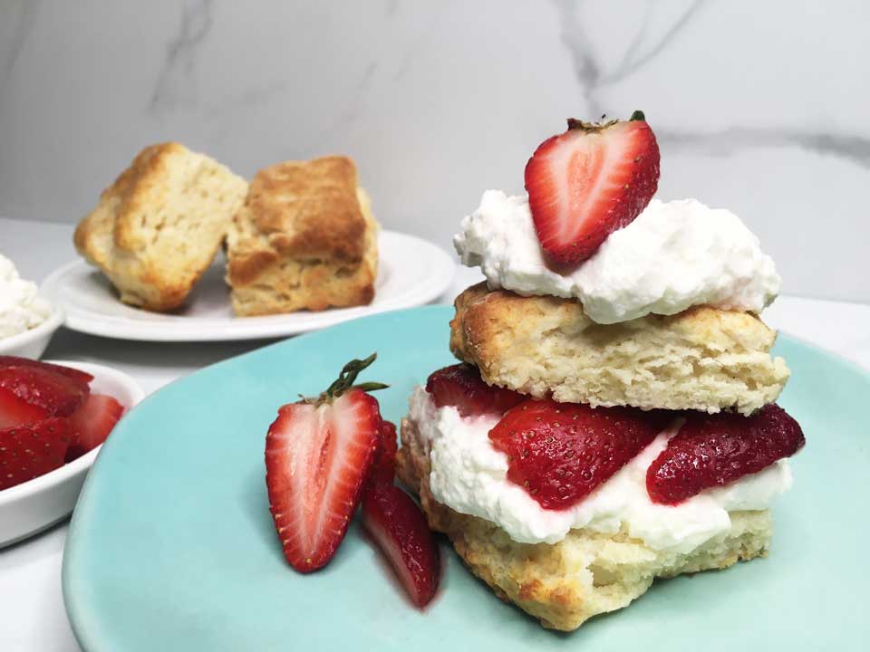 Strawberry Shortcake with Mascarpone Whipped Cream – Bonkerz4Food